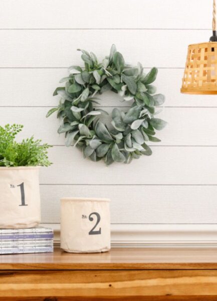 Step-by-Step Guide: How to Hang a Wreath on Your Wall
