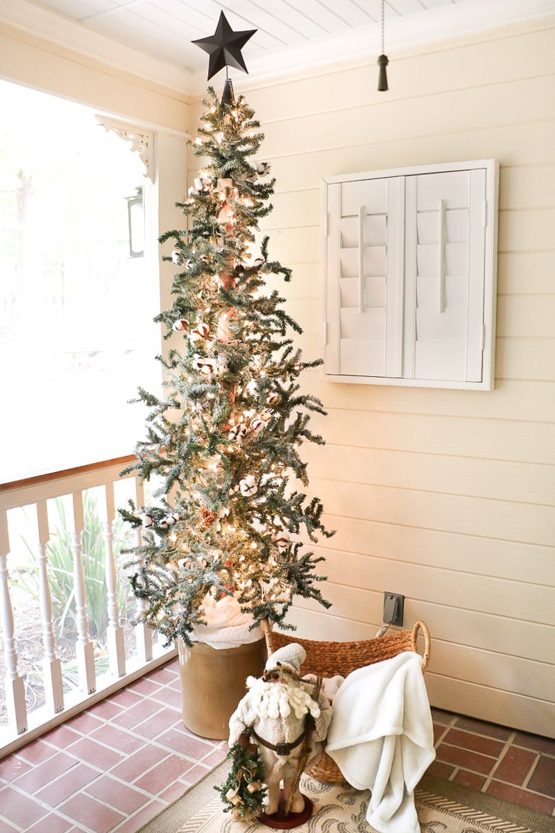 Porch Christmas Tree Ideas: A Nature-Inspired Tree in a Crock