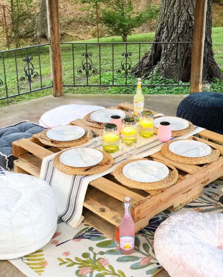 8 Charming outdoor party decoration ideas