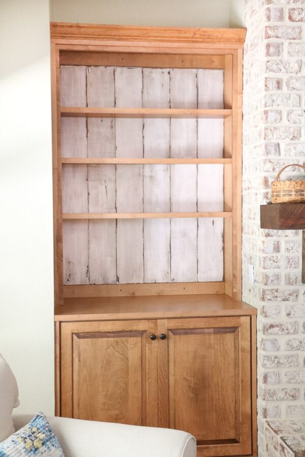 6 Easy Steps on How to Decorate a Bookcase