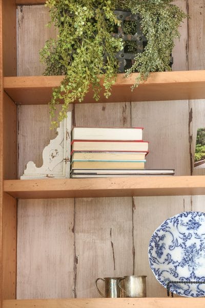 6 Easy Steps on How to Decorate a Bookcase