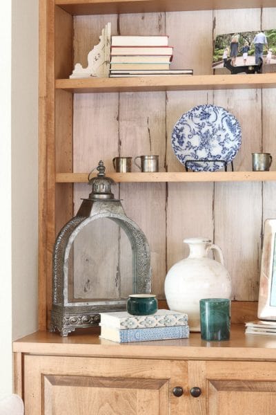 6 Easy Steps on How to Decorate a Bookcase
