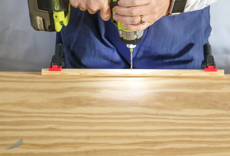 HOW TO MAKE A SIMPLE WOODEN DOWEL CHRISTMAS TREE