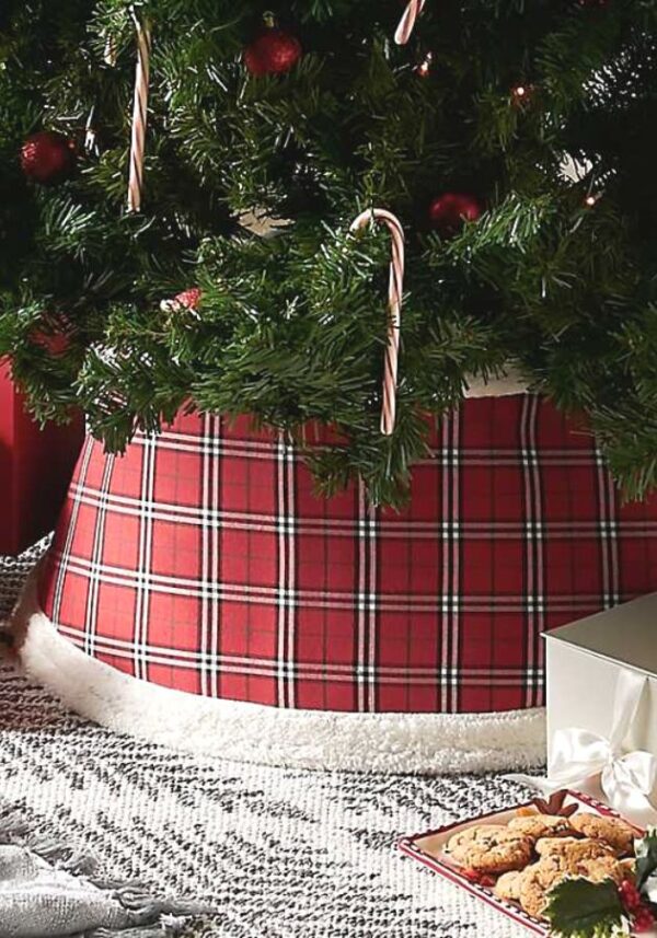 Best Christmas Tree Base Ideas to Dress Up Your Tree
