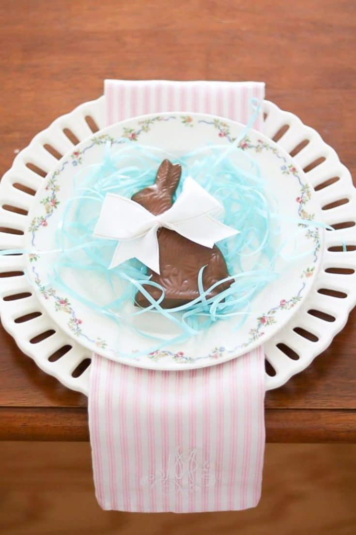 EASY EASTER PLACE SETTING IDEAS AND CENTERPIECES