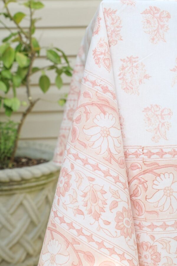 SIMPLE FRENCH COUNTRY TABLE SETTING IDEA FOR THE PERFECT DINNER PARTY ...