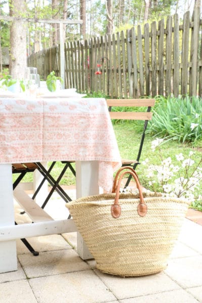 SIMPLE FRENCH COUNTRY TABLE SETTING IDEA FOR THE PERFECT DINNER PARTY ...