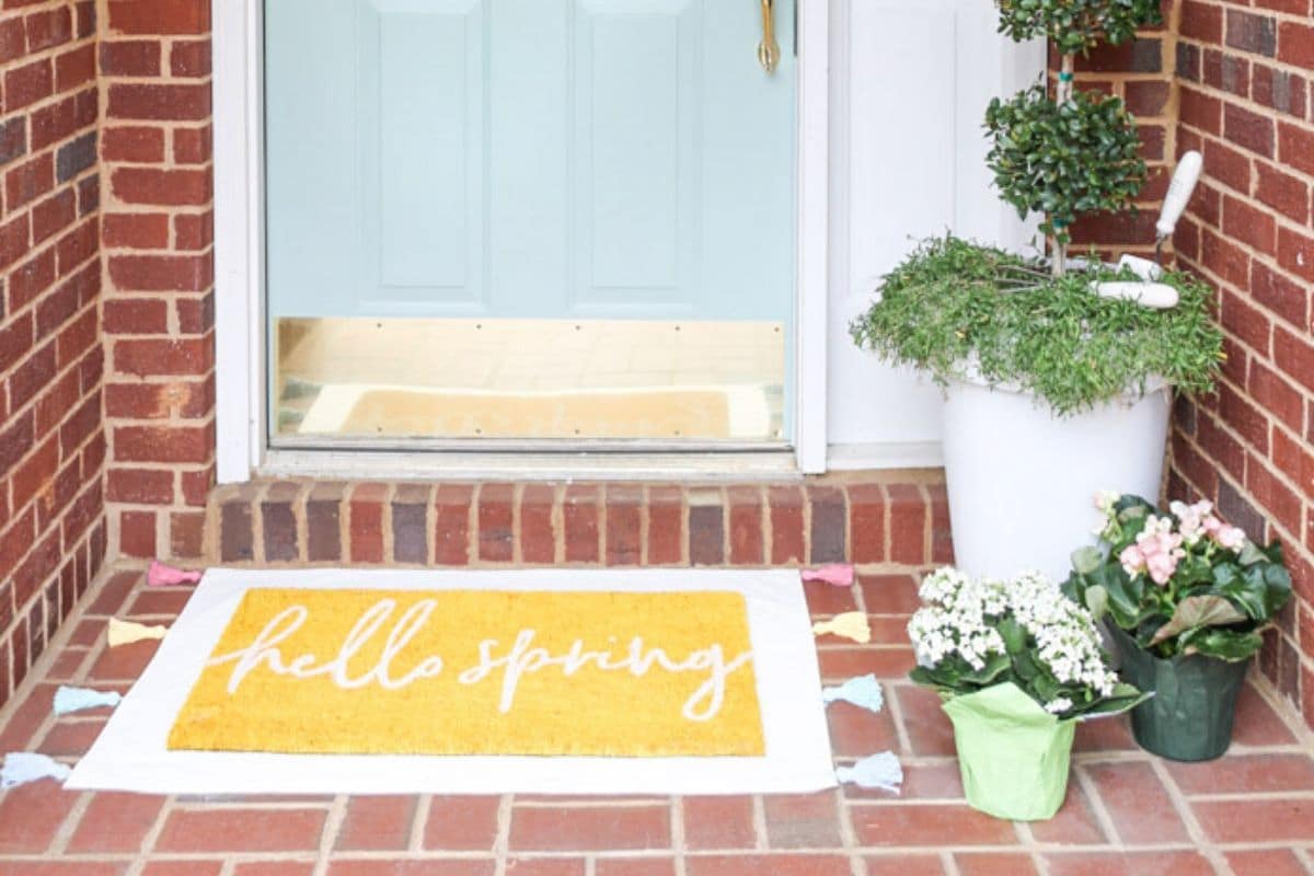 HOW TO MAKE A RUG WITH TASSELS INDOOR AND OUTDOORS