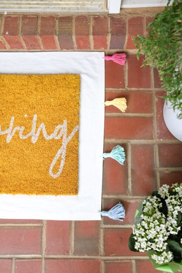 HOW TO MAKE A RUG WITH TASSELS INDOOR AND OUTDOORS