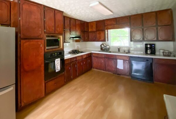 HOW TO PAINT CABINETS WITHOUT SANDING