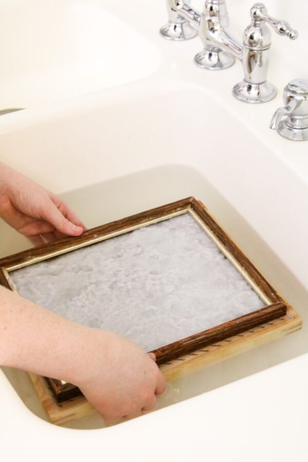 HOW TO MAKE HOMEMADE PAPER FROM RECYCLED PAPER