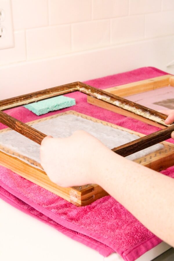 HOW TO MAKE HOMEMADE PAPER FROM RECYCLED PAPER