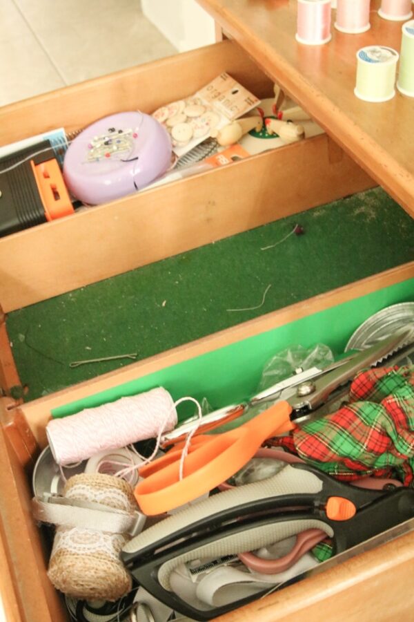 HOW TO ORGANIZE SEWING SUPPLIES ON A BUDGET