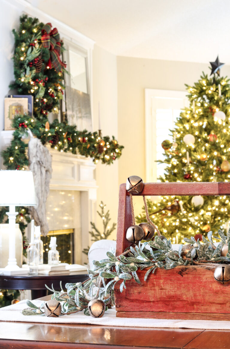 DIY Vintage Farmhouse Christmas Table