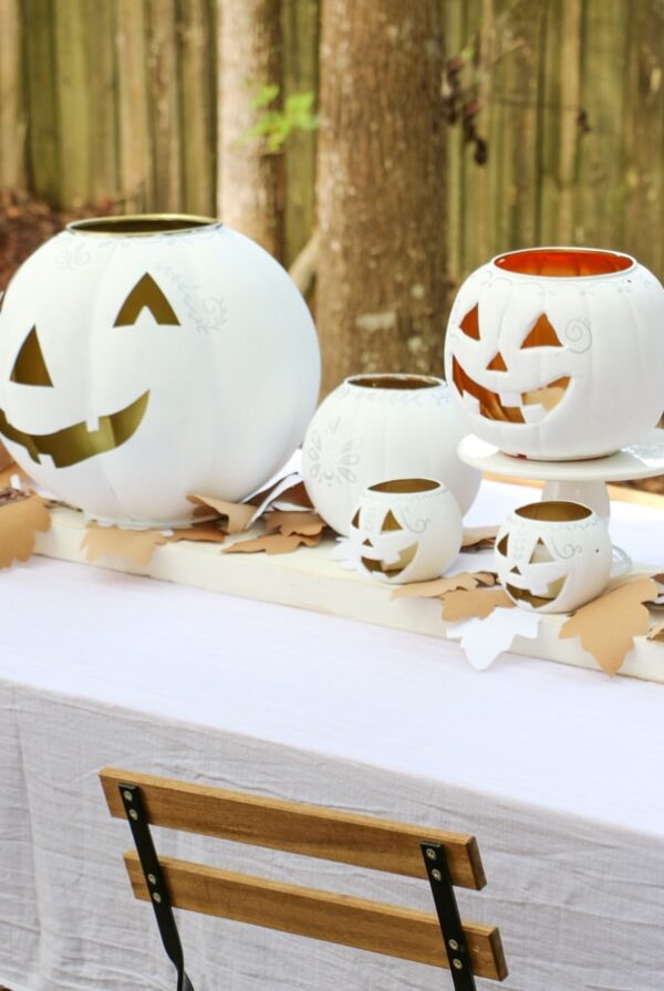 10 Step Creative DIY Outdoor Halloween Party Table Decorations