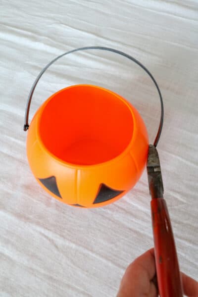 DIY Dollar Store Halloween Decoration (Painted Jack o Lanterns)