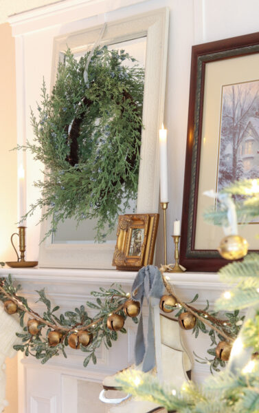 Blue Christmas Decoration Ideas with Hints of Vintage Victorian