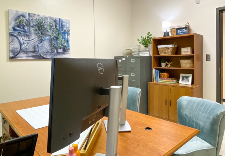 Create a Charming Cottage Style Office: Transform Your Workspace with ...