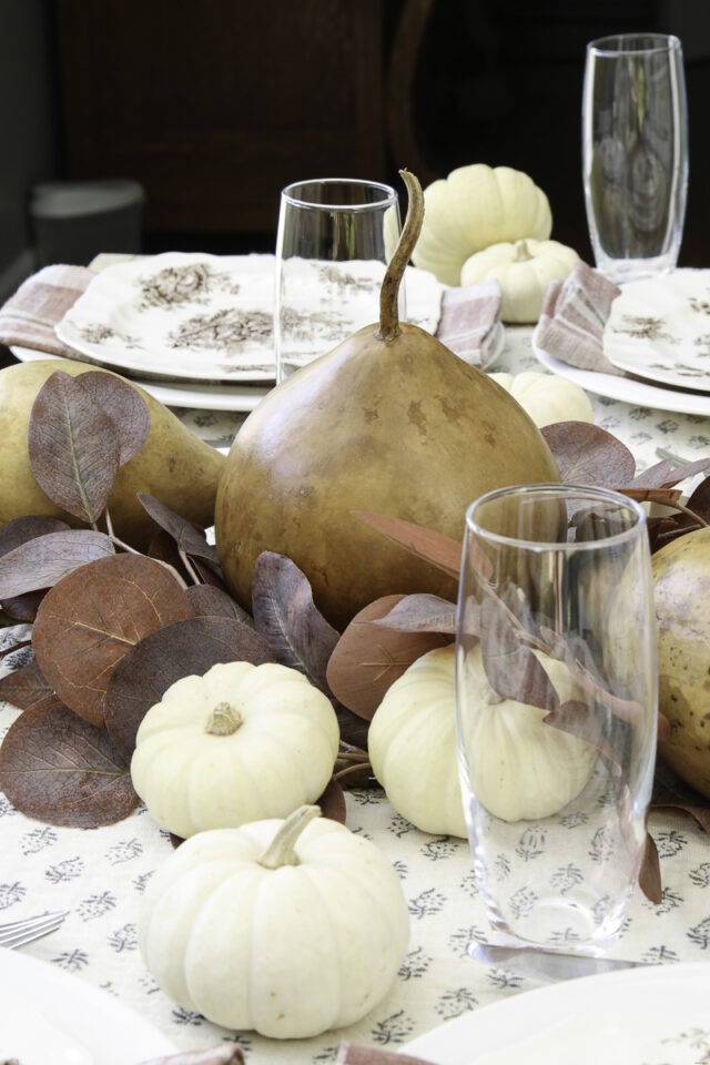 Creative Thanksgiving Centerpiece Ideas for a Stunning Table Display