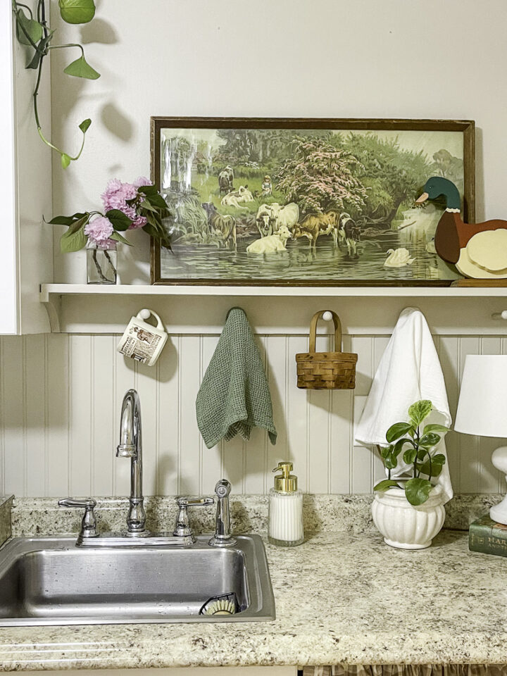 Craft a Classic: Easy DIY Peg Shelf For Your Home
