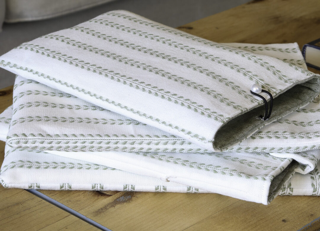 DIY Book Sleeve: Wrap Your Reads in Style & Protection!