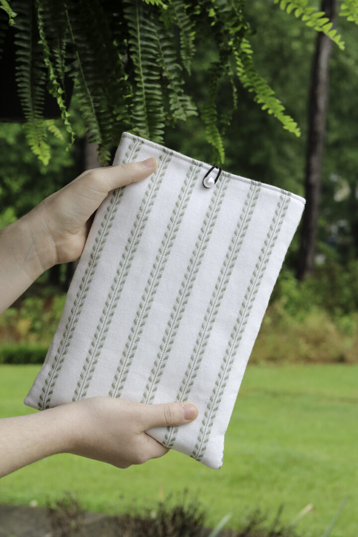 DIY Book Sleeve: Wrap Your Reads in Style & Protection!