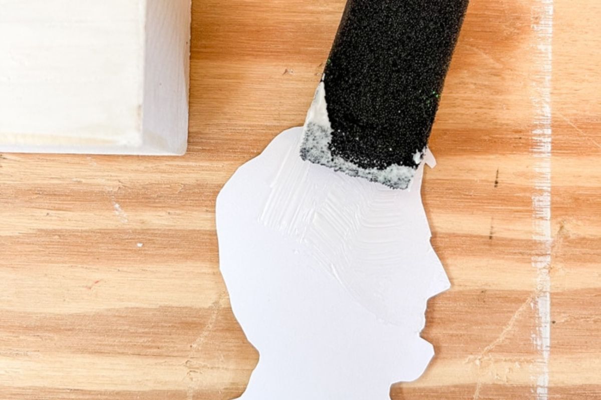 How to Decoupage: The Art of Achieving a Classic Painted Look