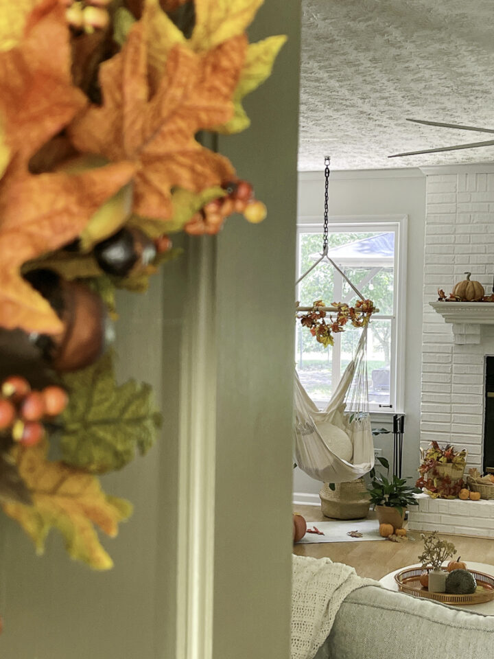 Charming Cottage: Orange and Copper Fall Decor Ideas