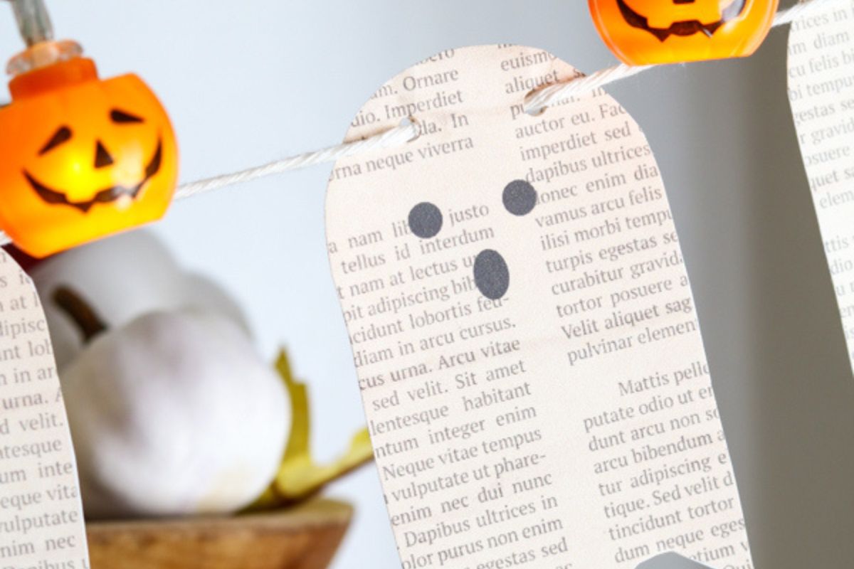 7 Adorable Halloween Garland DIYs You’ll Want to Make Every Year