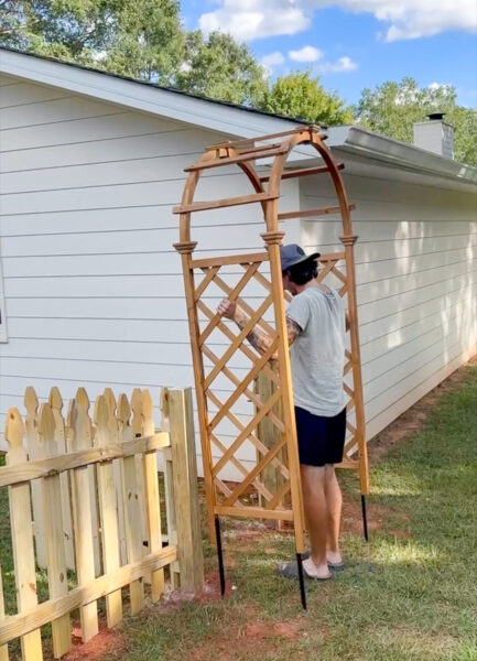 How to Build a Picket Fence (Beginner Friendly Step-by-Step Guide)